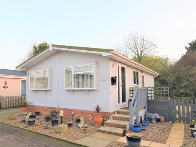 Pear Tree Manor, Wainfleet Bank, 2 Bedroom Park