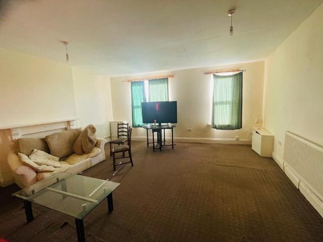 Pear Tree Road, Derby DE23, 2 bed flat to rent, £675 pcm | PrimeLocation