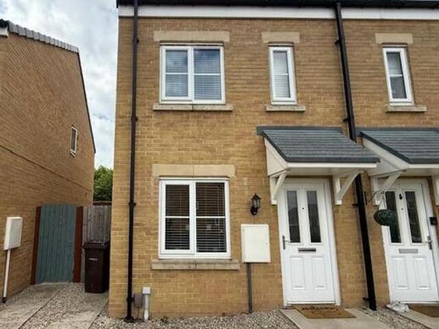 Pear Tree Way, Castleford, 3 Bedroom Town