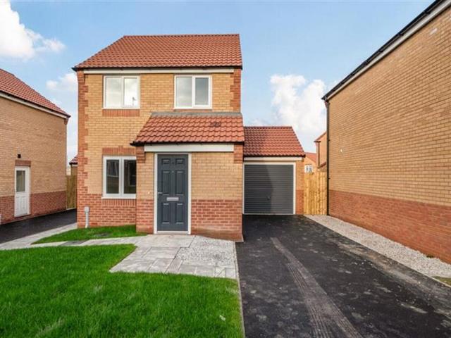 Pear Tree Walk, WF11 3 bed detached house to rent £1,275 pcm £294 pw