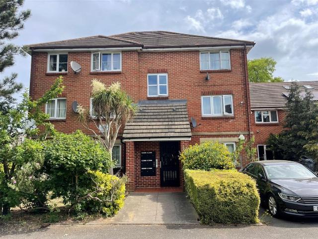 Pearce Close, Mitcham CR4, Studio to rent, £1,150 pcm | PrimeLocation