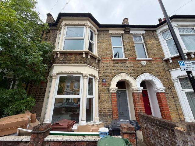 Pearcroft Road E11, 2 bed terraced house to rent, £2,300 pcm | PrimeLocation