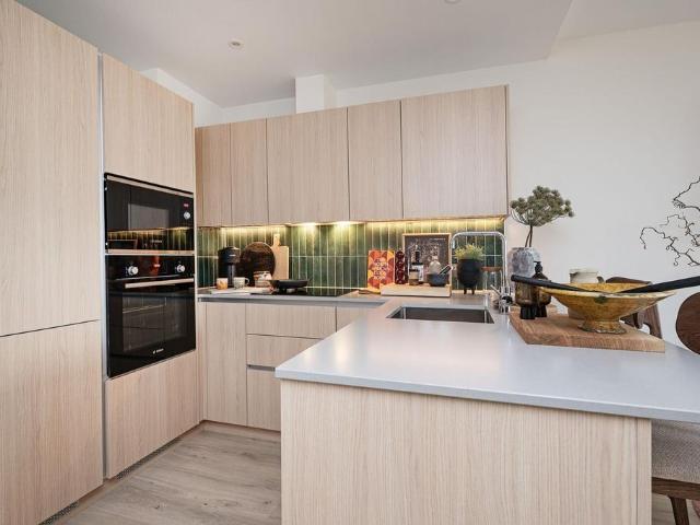 Pearl Yard, Webster Road, Bermondsey. Studio to rent £2,680 pcm £618 pw