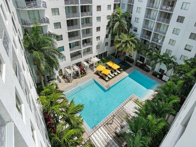 Pearl Dadeland 2 Bedroom Apartment for Rent at 7440 N Kendall Dr, Miami, FL 33156