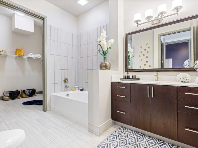 Pearl Dadeland 2 Bedroom Apartment for Rent at 7440 N Kendall Dr, Miami, FL 33156