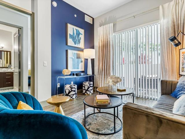 Pearl Dadeland Studio Apartment for Rent at 7440 N Kendall Dr, Miami, FL 33156
