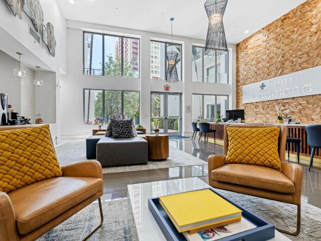 Pearl Dadeland Studio Apartment for Rent at 7440 N Kendall Dr, Miami, FL 33156