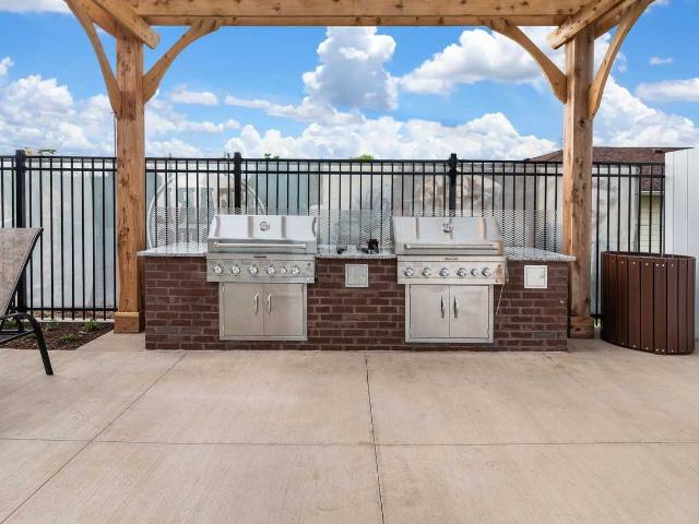 Pearl Flats 2 Bedroom Apartment for Rent at 1700 Pearl St, Nashville, TN 37203 Watkins Park