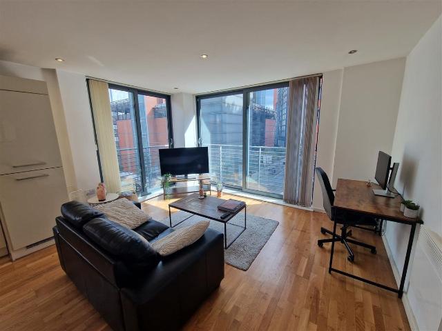Pearl House, Lower Ormond Street, Manchester M1, 2 bed flat to rent, £1,300 pcm | PrimeLocation