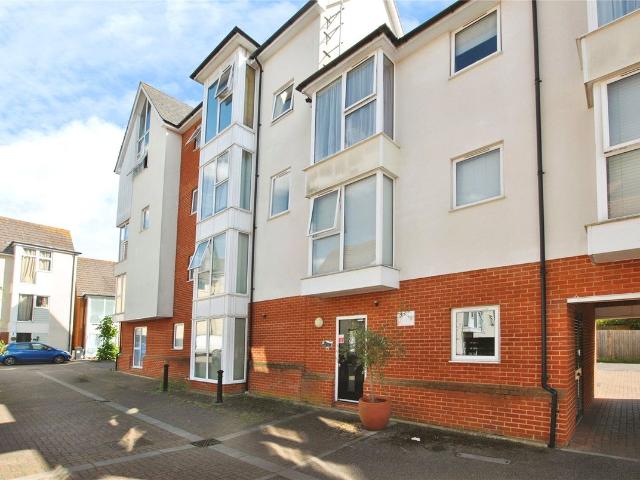 Pearl Square, Chelmsford CM2, 2 bed flat to rent, £1,500 pcm | PrimeLocation