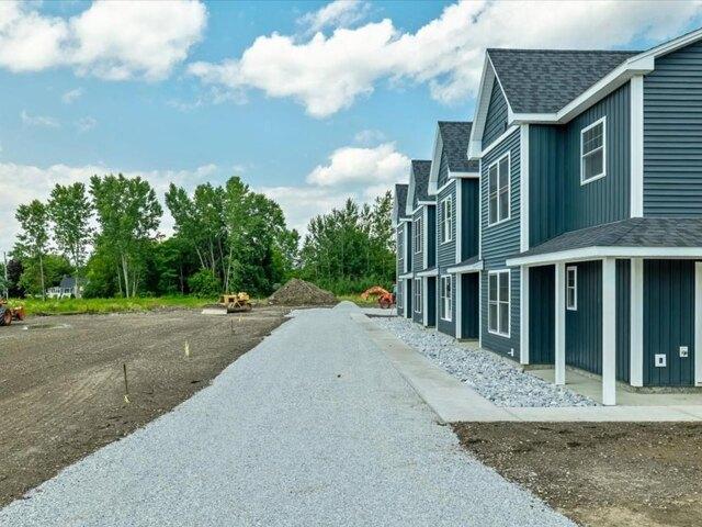 Pearl St Unit,saint Albans City, Home For Sale