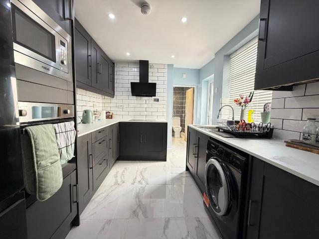 Pearl Street, Cardiff CF24, 3 bed property to rent, £1,400 pcm | PrimeLocation