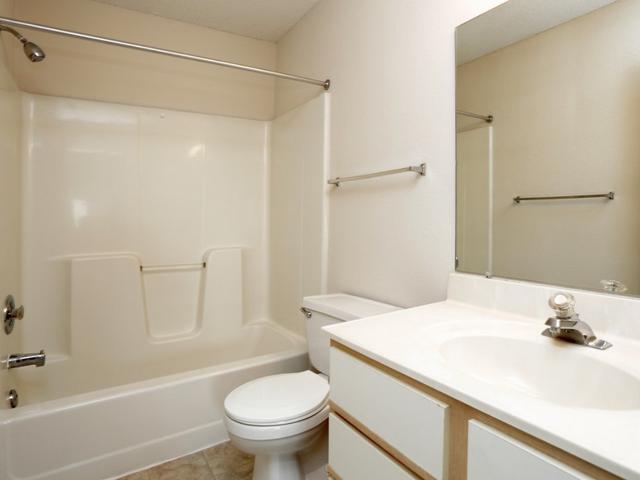 PEARLWOOD ESTATES 2 Bedroom Apartment for Rent at 1860 52nd St E, Inver Grove Heights, MN 55077 Schmidt Lake