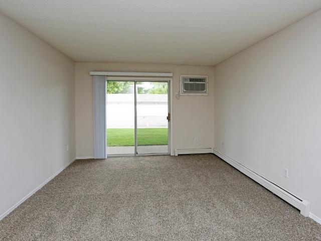 PEARLWOOD ESTATES 2 Bedroom Apartment for Rent at 1860 52nd St E, Inver Grove Heights, MN 55077 Schmidt Lake