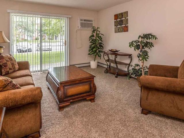 PEARLWOOD ESTATES 2 Bedroom Apartment for Rent at 1860 52nd St E, Inver Grove Heights, MN 55077 Schmidt Lake