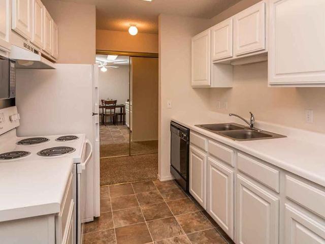 PEARLWOOD ESTATES 2 Bedroom Apartment for Rent at 1860 52nd St E, Inver Grove Heights, MN 55077 Schmidt Lake
