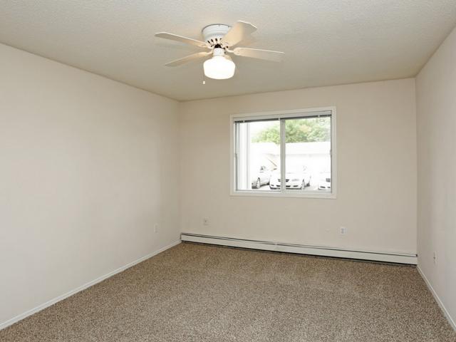 PEARLWOOD ESTATES 2 Bedroom Apartment for Rent at 1860 52nd St E, Inver Grove Heights, MN 55077 Schmidt Lake
