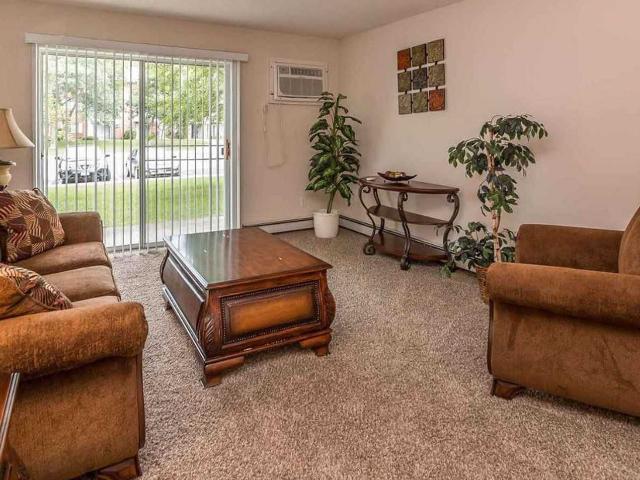 PEARLWOOD ESTATES 2 Bedroom Apartment for Rent at 1860 52nd St E, Inver Grove Heights, MN 55077 Schmidt Lake