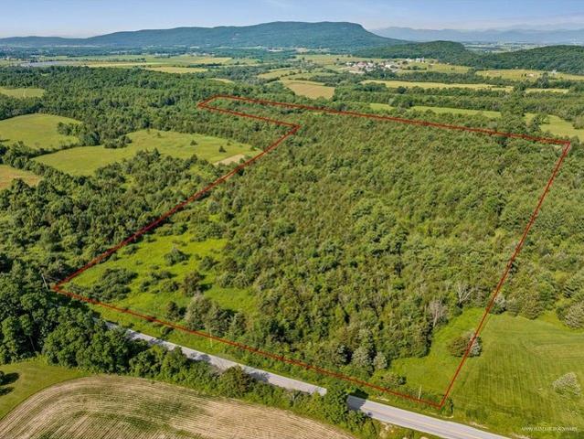 Pearson Rd, New Haven, VT 05472