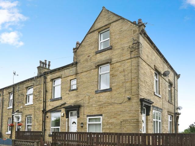 Pearson Road, Bradford BD6, 3 bed semi detached house to rent, £895 pcm | PrimeLocation
