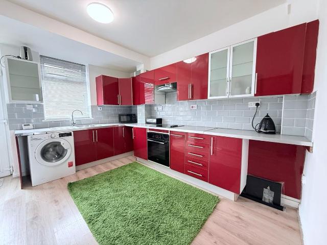 Pearson Street, Nottingham NG7, 2 bed property to rent, £825 pcm | PrimeLocation