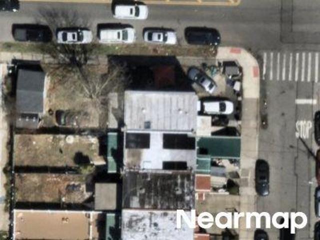 Pearsall Ave
