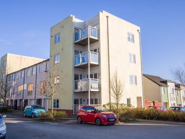 Pearse Close, Penarth CF64, 2 bed flat to rent, £1,200 pcm | PrimeLocation
