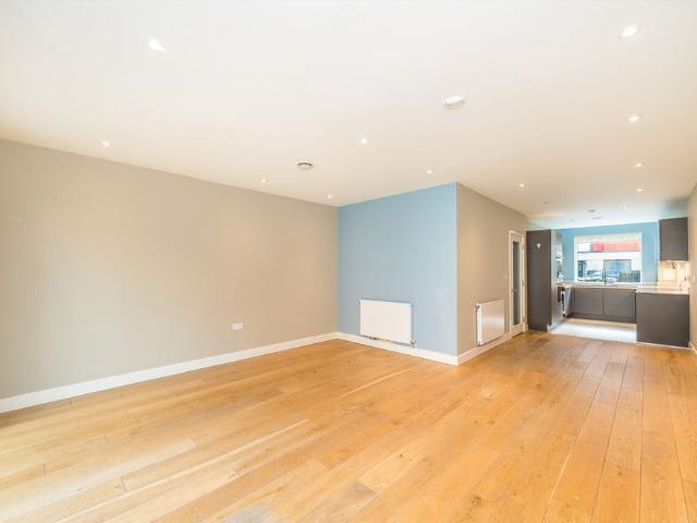 Peartree Way, Greenwich, SE10, London