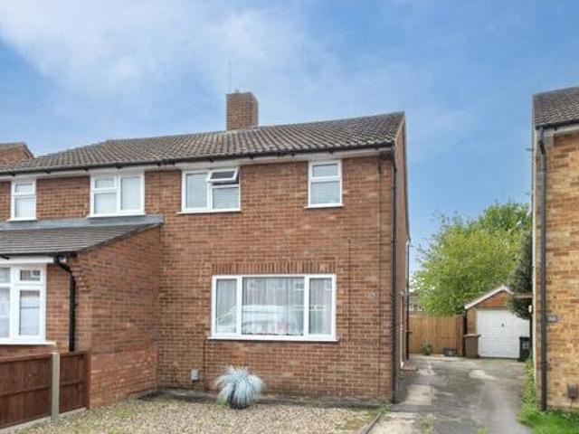Peartree Road, Luton, 2 Bedroom Semi detached