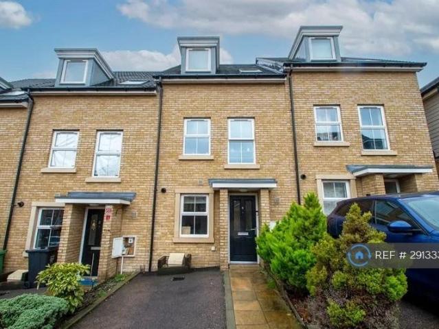 Peary Mead, Dartford, DA1 3 bed terraced house to rent £2,100 pcm £485 pw