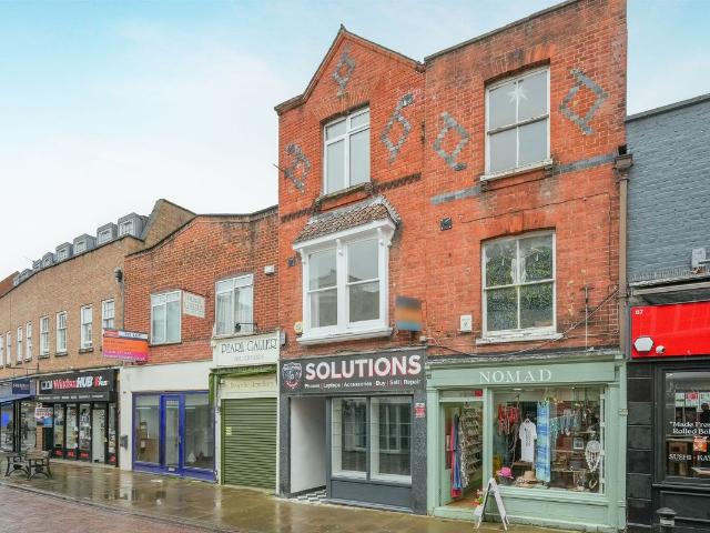 Peascod Street, Windsor SL4, 2 bed flat to rent, £2,500 pcm | PrimeLocation