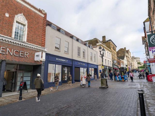Peascod Street SL4, 3 bed flat to rent, £2,249 pcm | PrimeLocation