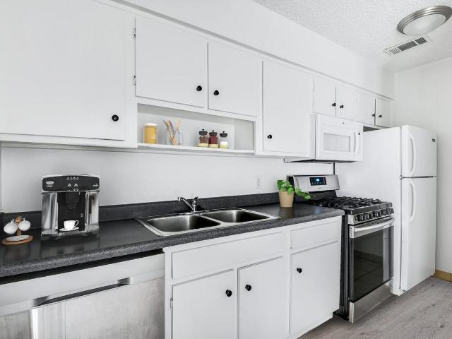 Pease Parkside Apartments 1 Bedroom Apartment for Rent at 1302 W 24th St, Austin, TX 78705 West University