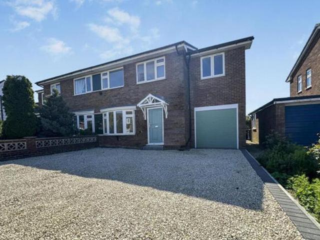 Peasecroft, Cottered, 4 Bedroom Semi detached
