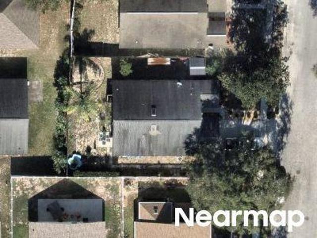 Pebblewood Dr