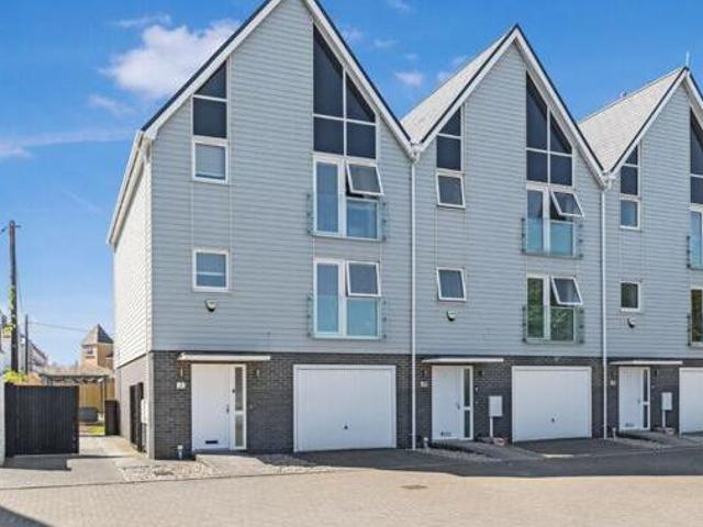 Pebble Close, Littlestone, 4 Bedroom End