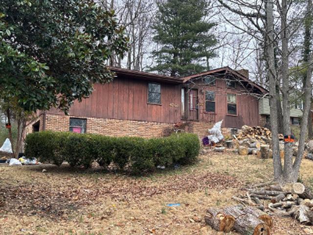 Pebble Brook Cir NE