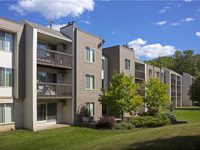 Pebblebrook Flats 2 Bedroom Apartment for Rent at 9801 Harrison Rd, Bloomington, MN 55437 West Bloomington