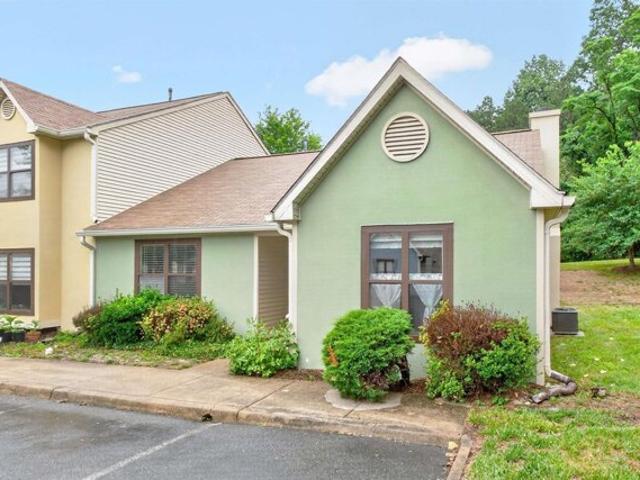 Pebblecreek Ct, Charlottesville, Condo For Sale