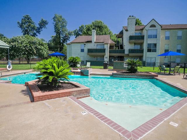Pecan Grove 2 Bedroom Apartment for Rent at 4335 Clubhouse Dr, Alexandria, LA 71303