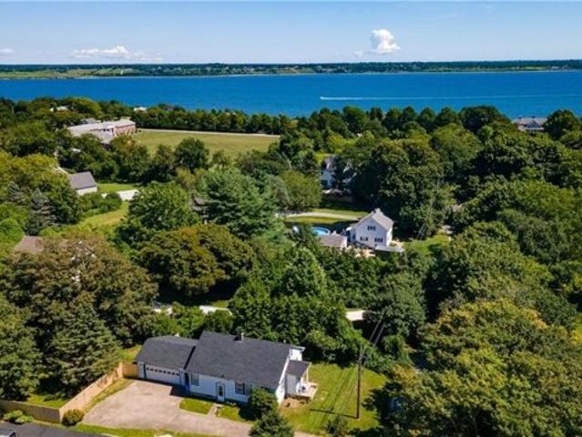 Peckham Ave, Middletown, Home For Sale