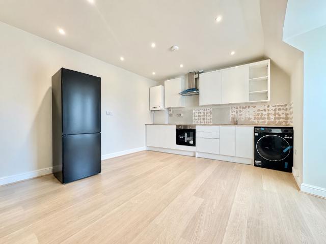 Peckham High Street, London SE15, 1 bed flat to rent, £1,900 pcm | PrimeLocation