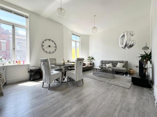 Peckham High Street SE15, 3 bed flat to rent, £3,200 pcm | PrimeLocation