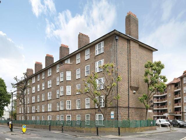 Peckham Park Road, London 2 bed flat to rent £1,850 pcm £427 pw