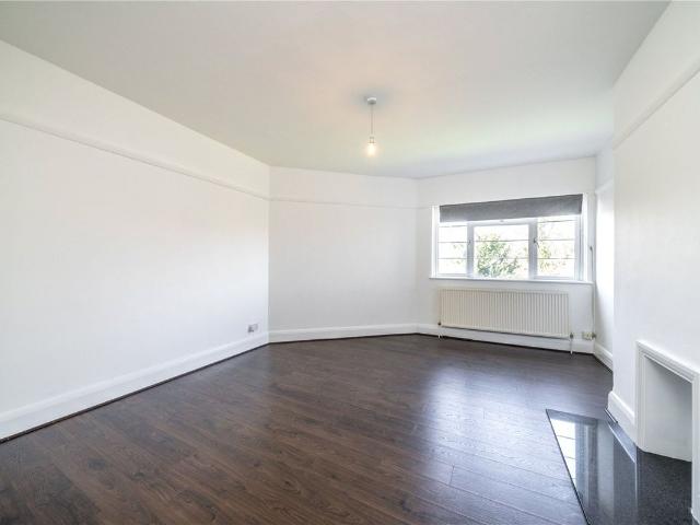 Peckham Rye, East Dulwich, London SE22, 2 bed flat to rent, £2,200 pcm | PrimeLocation