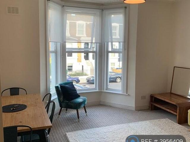 Peckham Rye, London, SE15 1 bed flat to rent £1,700 pcm £392 pw