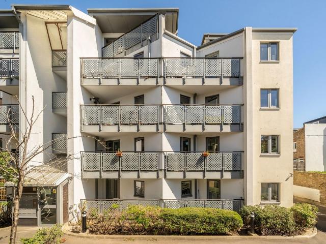 Peckham Rye, Peckham SE15, 2 bed flat to rent, £2,200 pcm | PrimeLocation