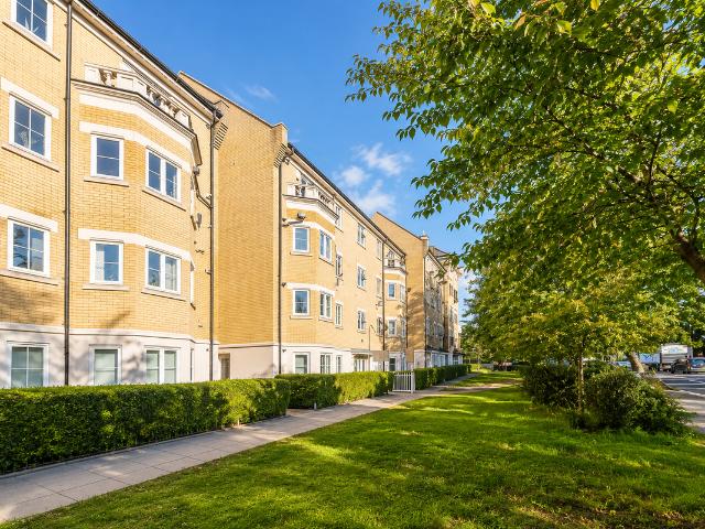Peckham Road, London SE15, 1 bed flat to rent, £1,600 pcm | PrimeLocation