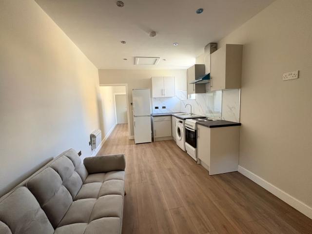 Peckover Street, Bradford BD1, 1 bed flat to rent, £795 pcm | PrimeLocation