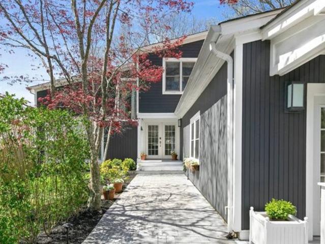 Peconic Hills Dr, Southampton, Home For Sale
